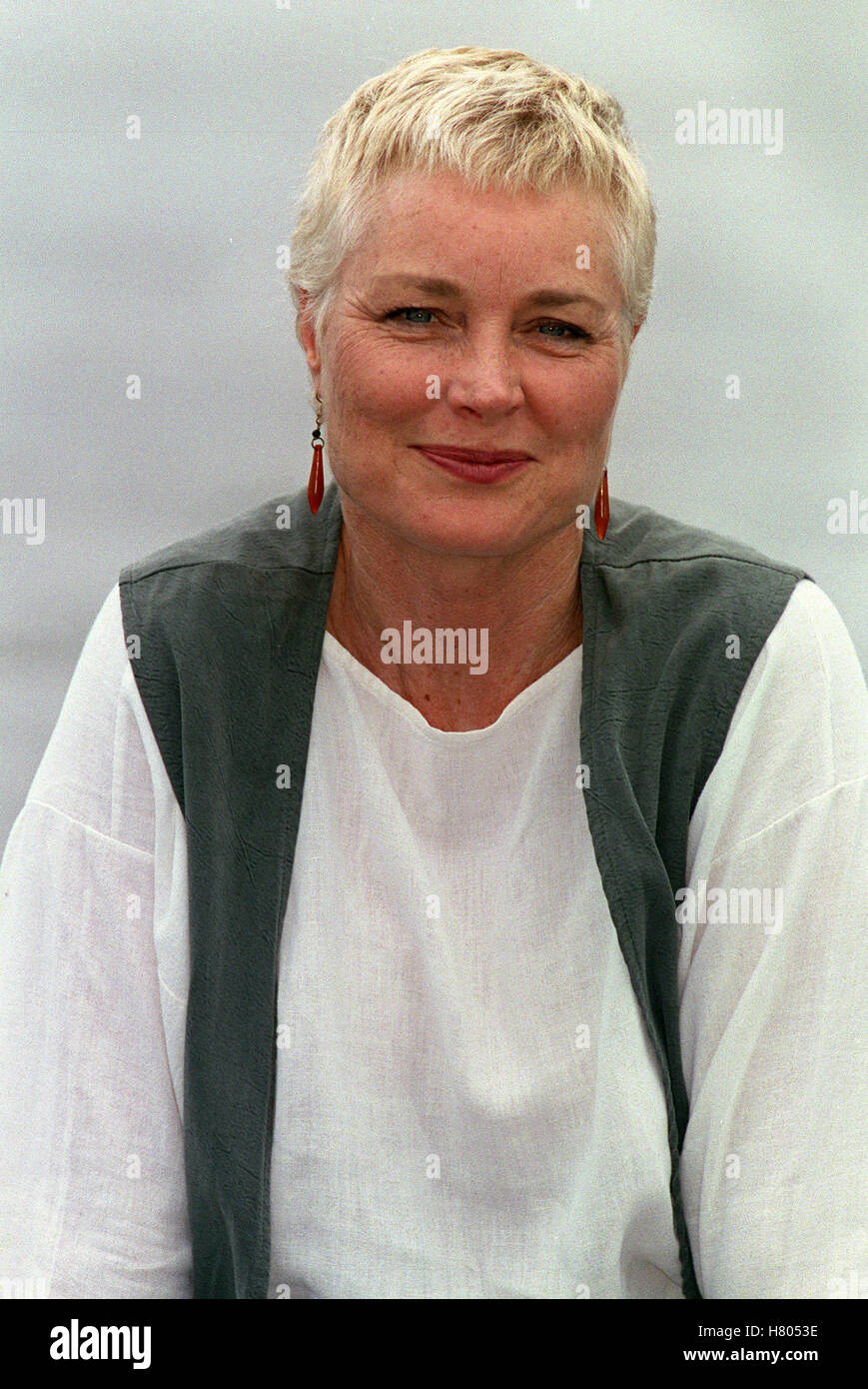 Lisa harrow hi-res stock photography and images - Alamy