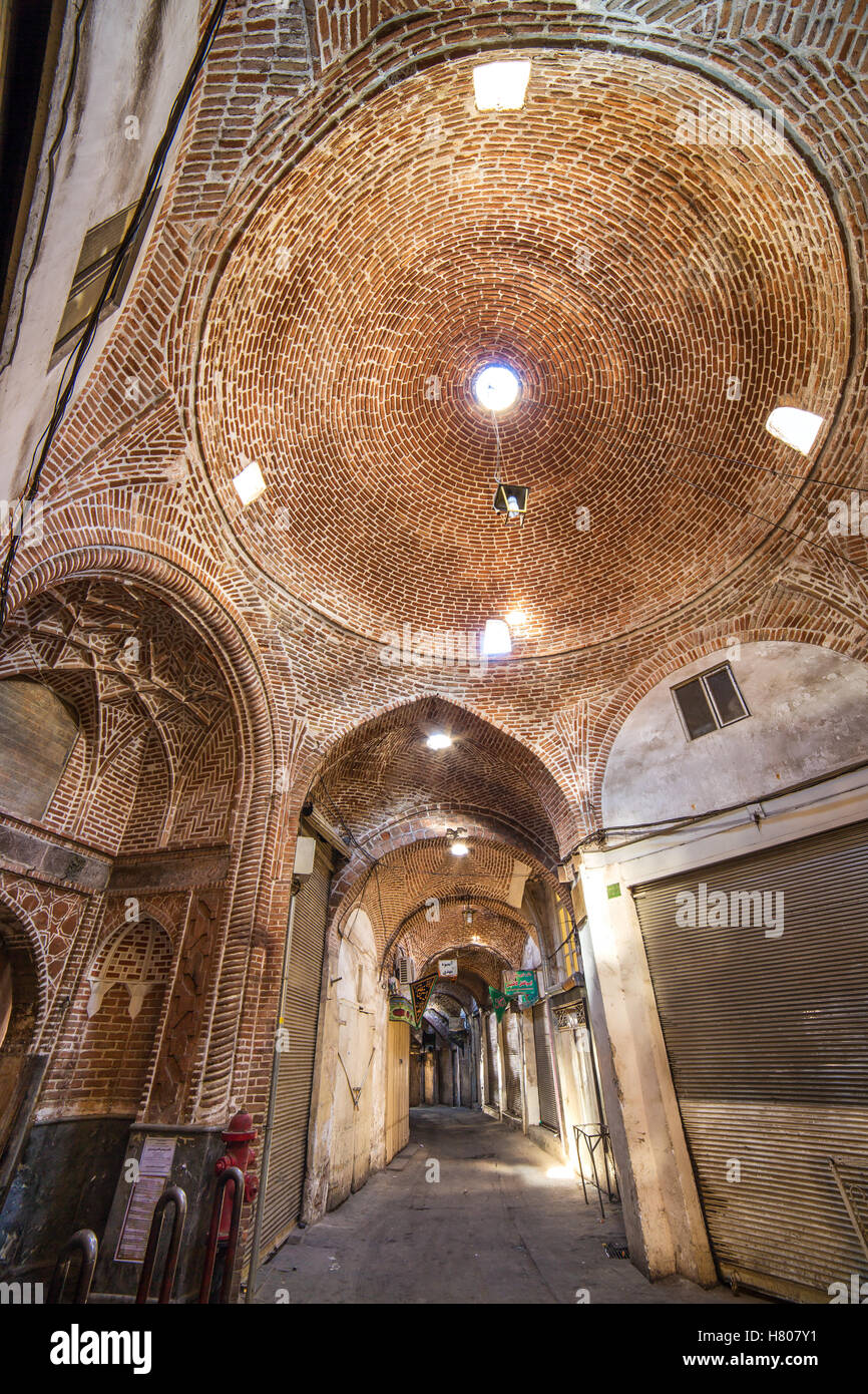 Tabriz bazaar hi-res stock photography and images - Alamy