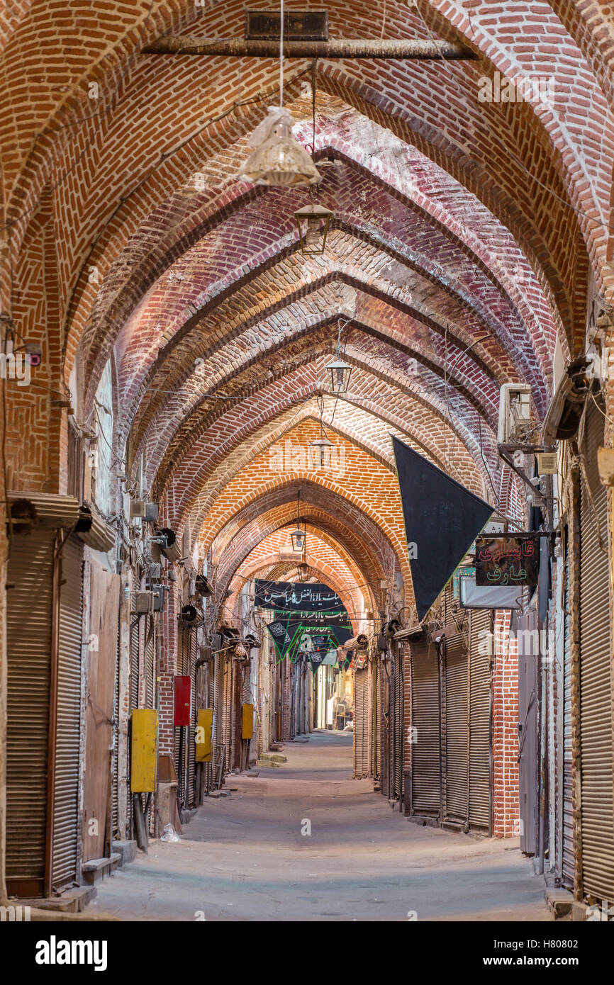 Tabriz bazaar hi-res stock photography and images - Alamy