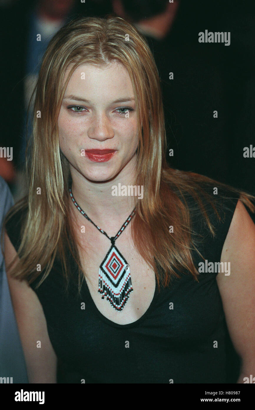 Amy smart hi-res stock photography and images - Alamy
