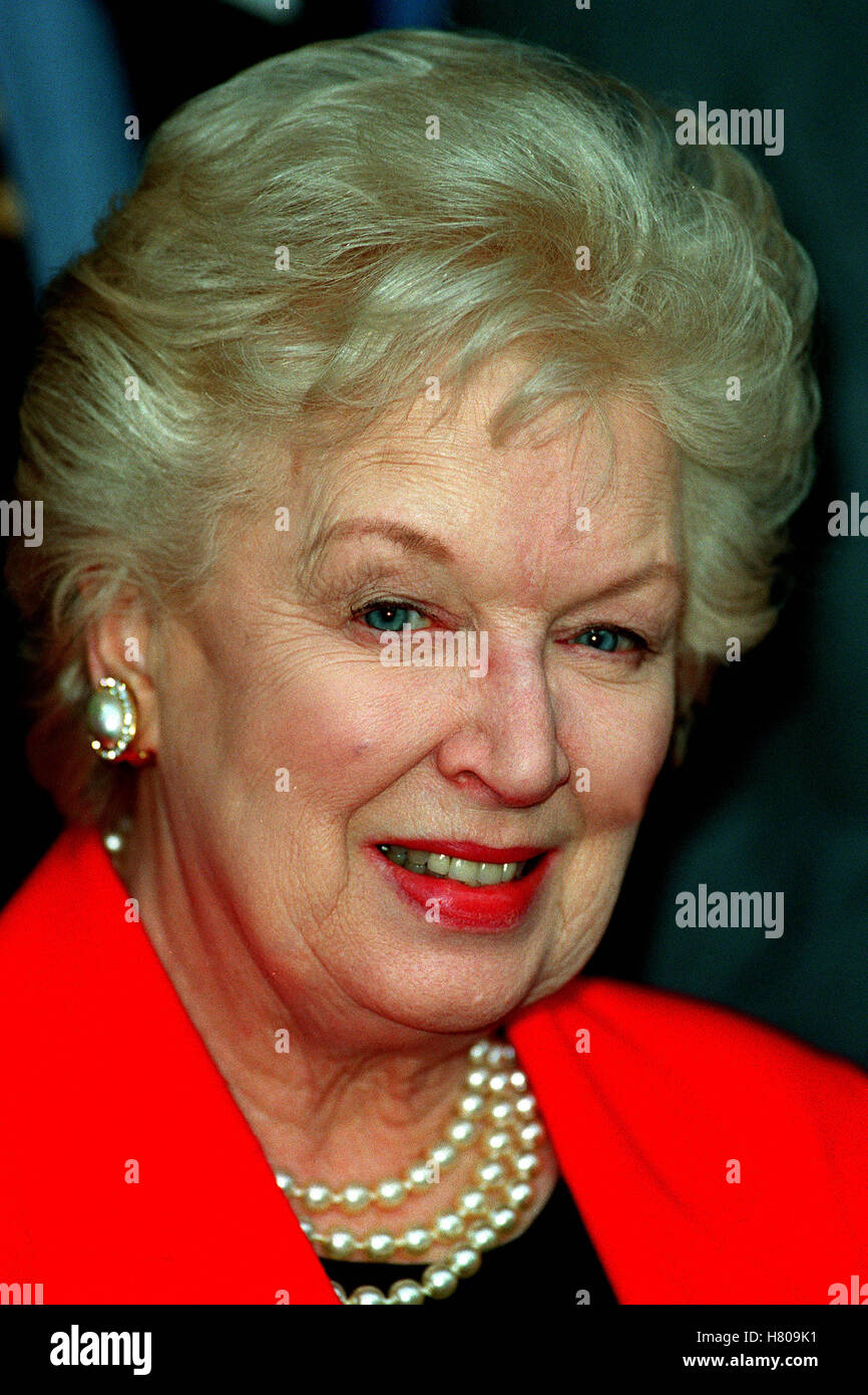 JUNE WHITFIELD O.B.E. LONDON ENGLAND 08 February 1999 Stock Photo - Alamy