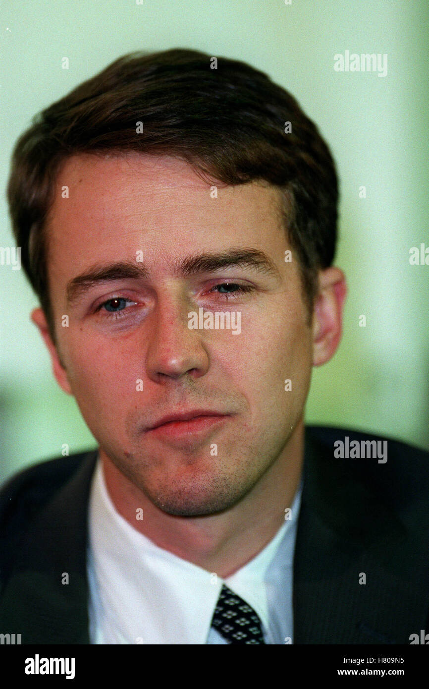 Edward norton 1999 hi-res stock photography and images - Alamy
