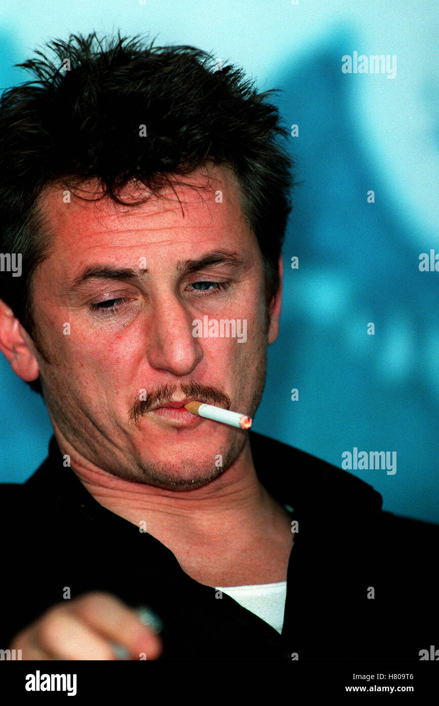 February 1999 hi-res stock photography and images - Alamy