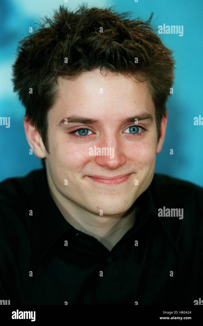 Elijah wood 1999 hi-res stock photography and images - Alamy