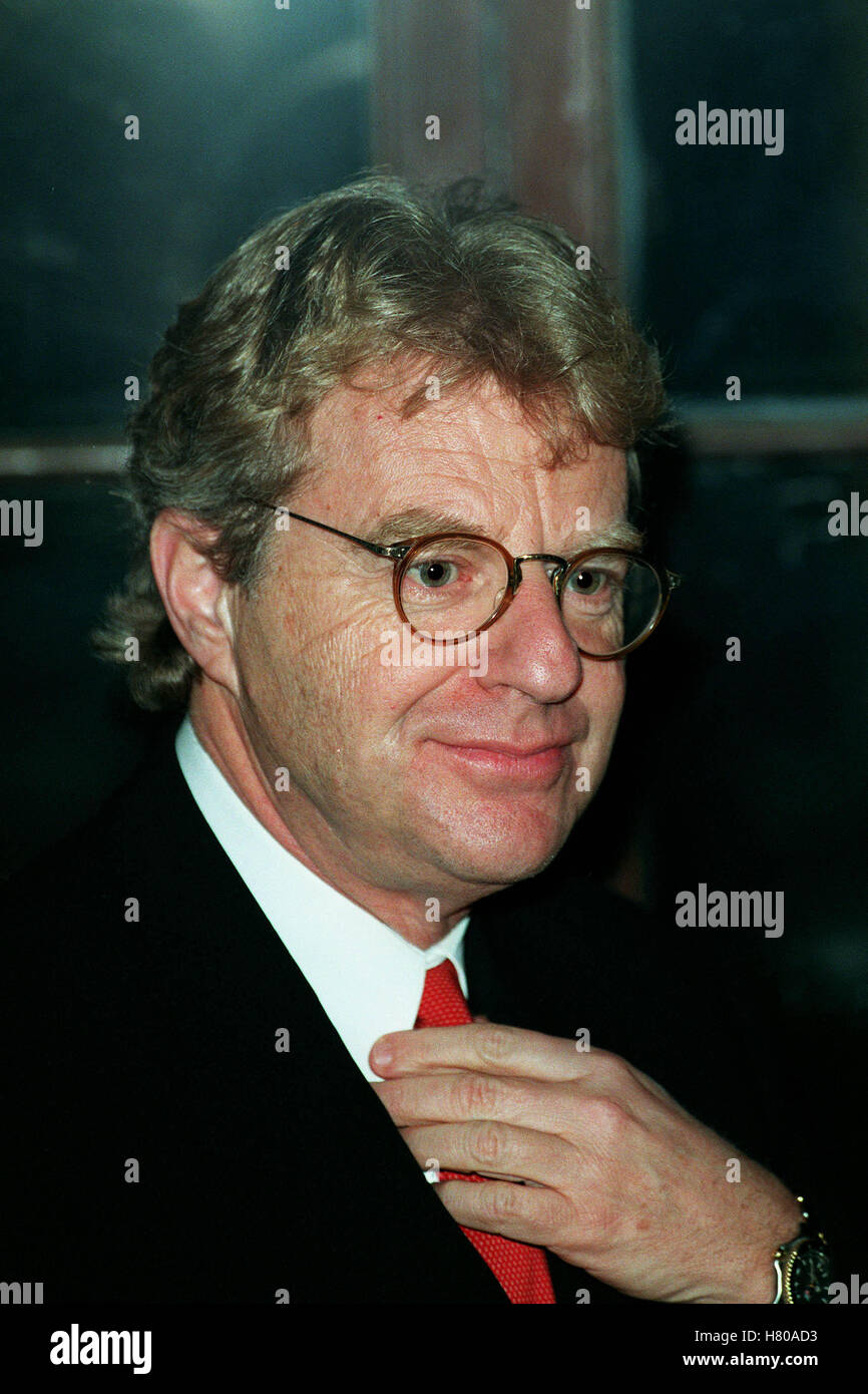 JERRY SPRINGER LONDON ENGLAND 02 March 1999 Stock Photo - Alamy
