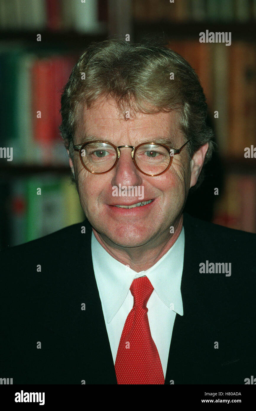 JERRY SPRINGER LONDON ENGLAND 02 March 1999 Stock Photo - Alamy