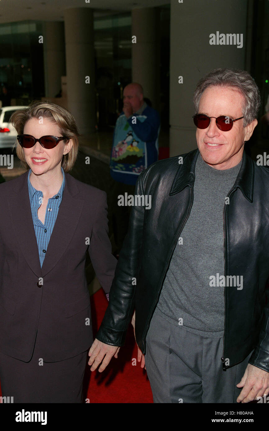 WARREN BEATTY & ANNETTE BENING LOS ANGELES USA 25 March 1999 Stock ...