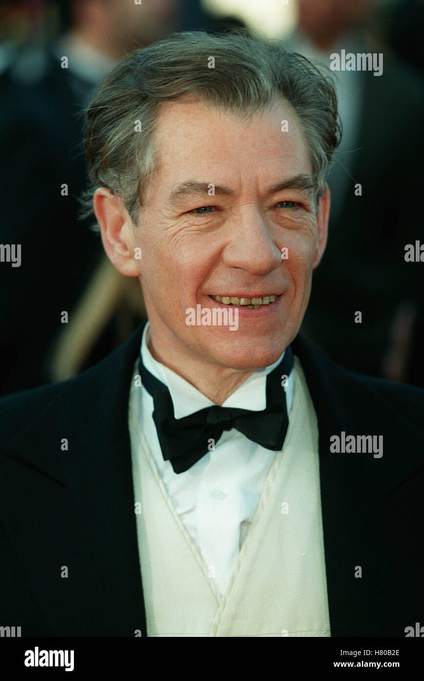 SIR IAN MCKELLEN LOS ANGELES USA 21 March 1999 Stock Photo - Alamy