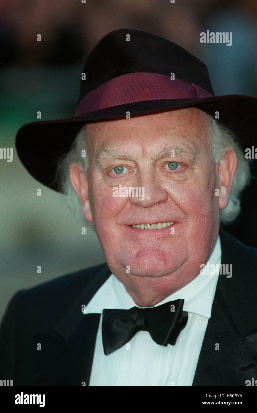 Joss ackland hi-res stock photography and images - Alamy Joss ackland hi-res stock photography and images - Alamy
