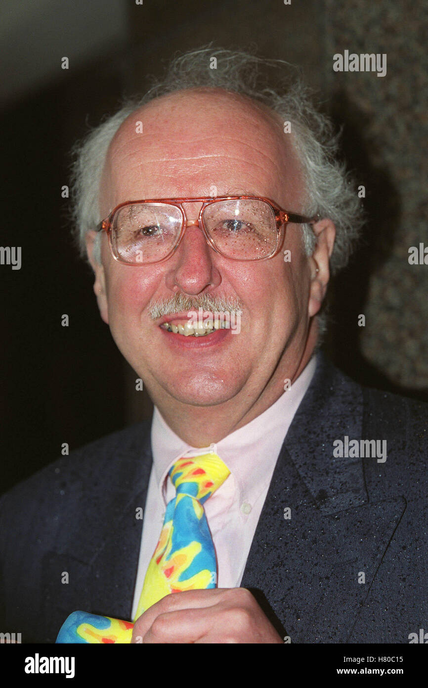 MICHAEL FISH LONDON ENGLAND 23 April 1999 Stock Photo - Alamy