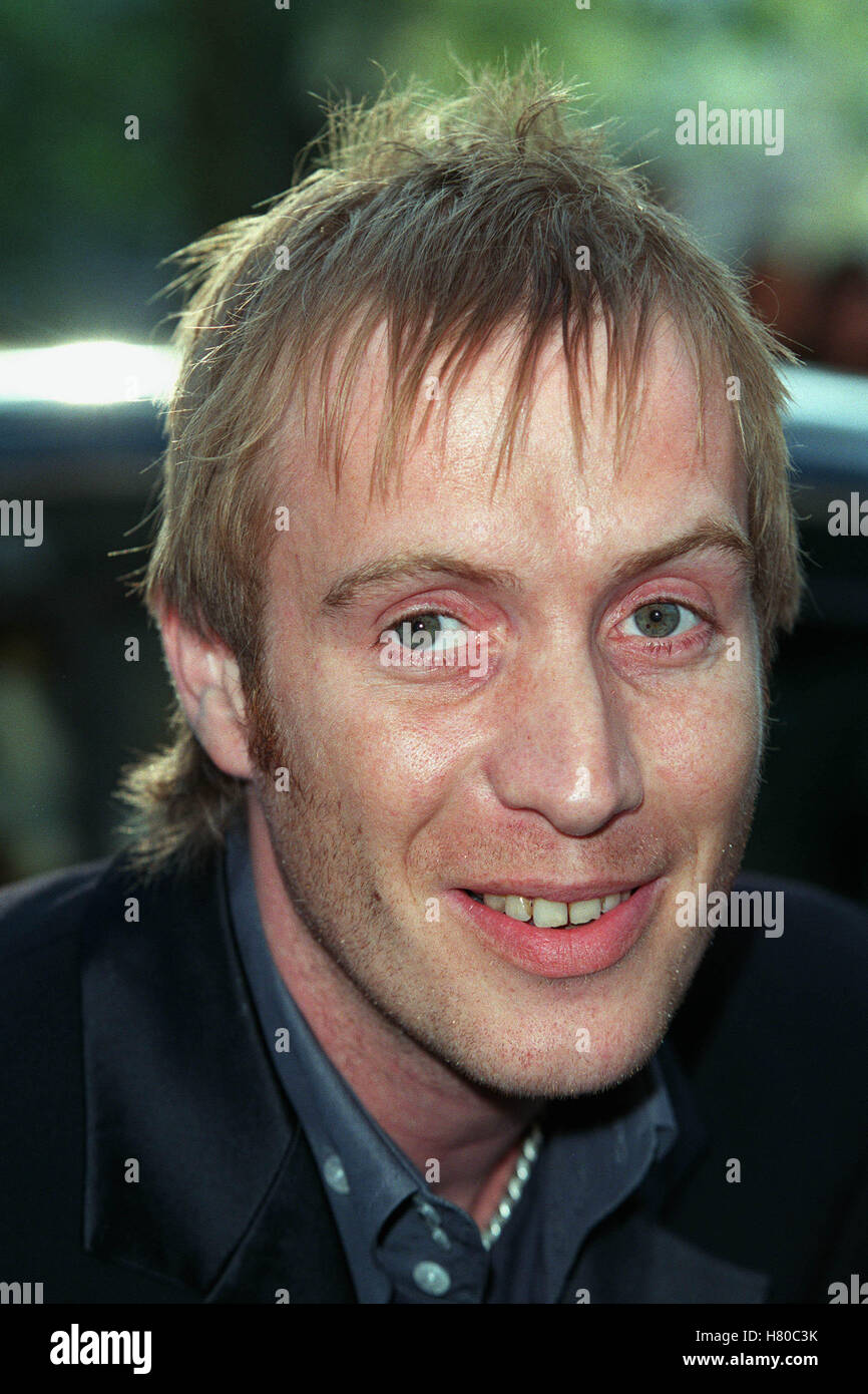 Actor rhys ifans hi-res stock photography and images - Alamy