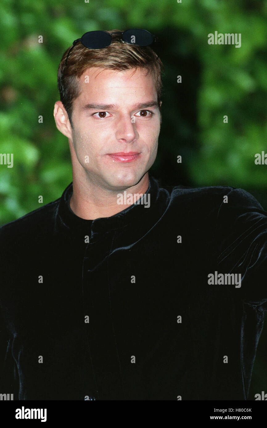 Ricky martin 1999 hi-res stock photography and images - Alamy