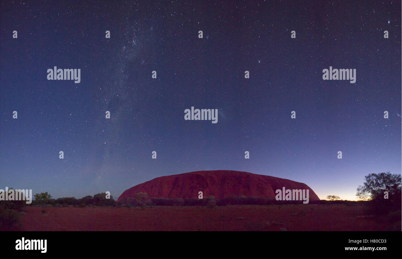 Milky Way above Ayers Rock, Uluru-kata Tjuta National Park, Northern ...