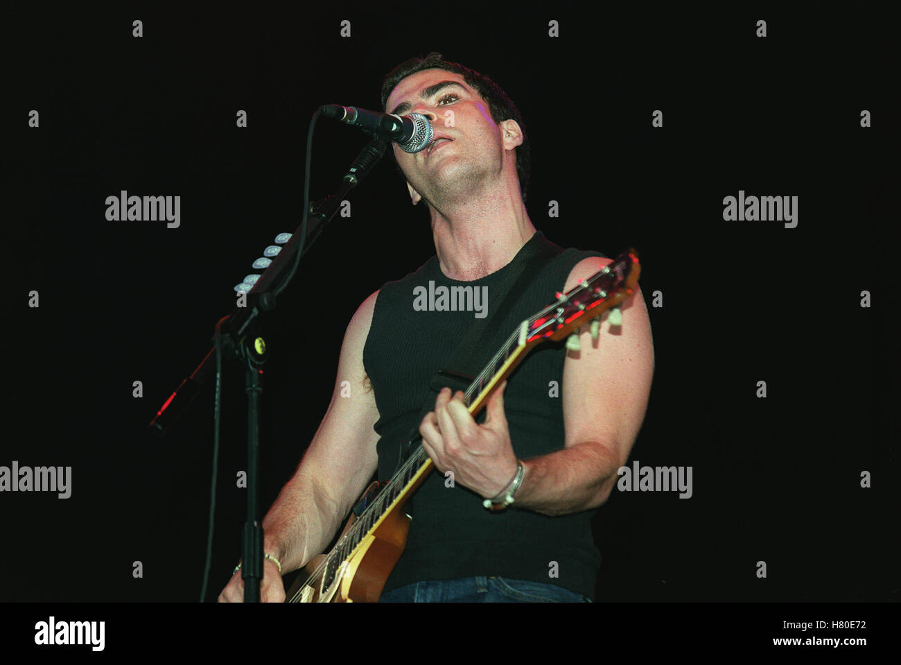 Kelly jones stereophonics 1999 hi-res stock photography and images - Alamy