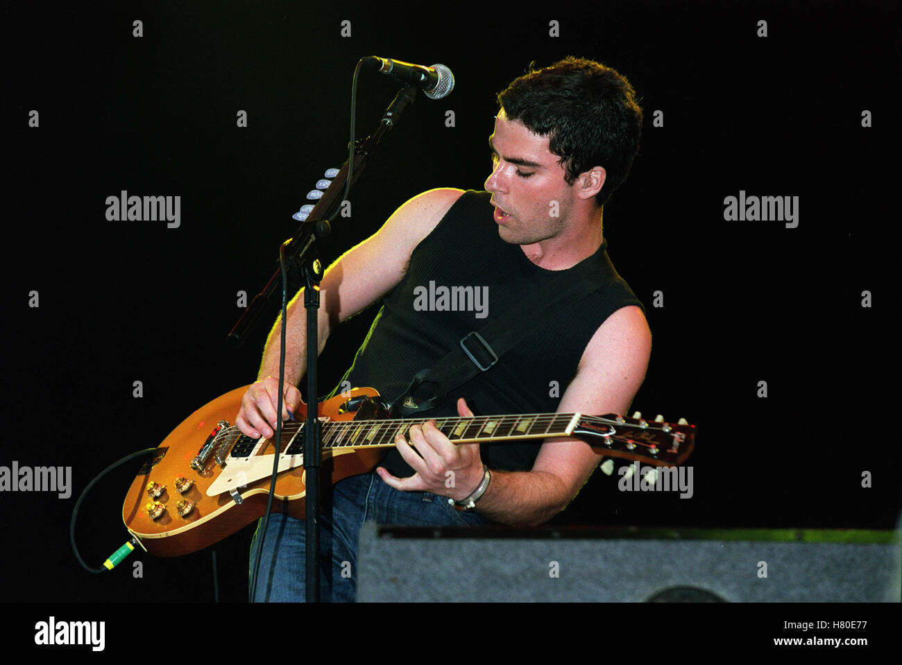Kelly jones 11 july 1999 performing singer hi-res stock photography and ...
