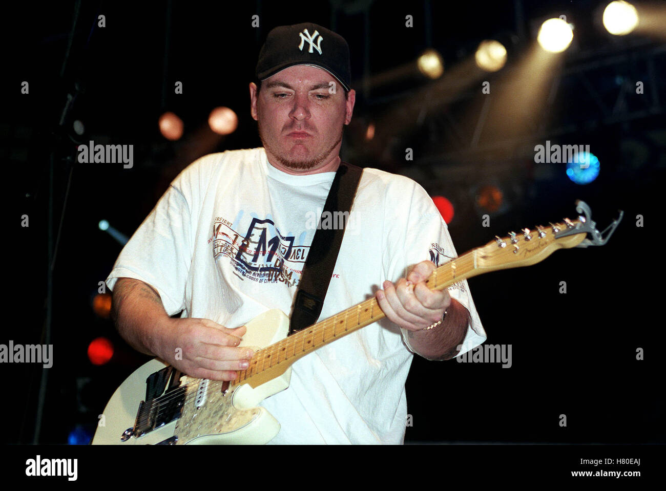 ERIC SCHRODY AKA EVERLAST 11 July 1999 Stock Photo - Alamy