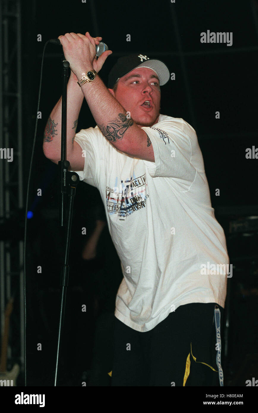 ERIC SCHRODY AKA EVERLAST 11 July 1999 Stock Photo - Alamy