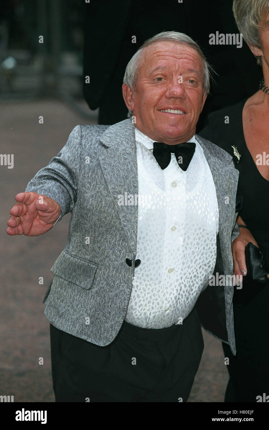 Kenny baker hi-res stock photography and images - Alamy