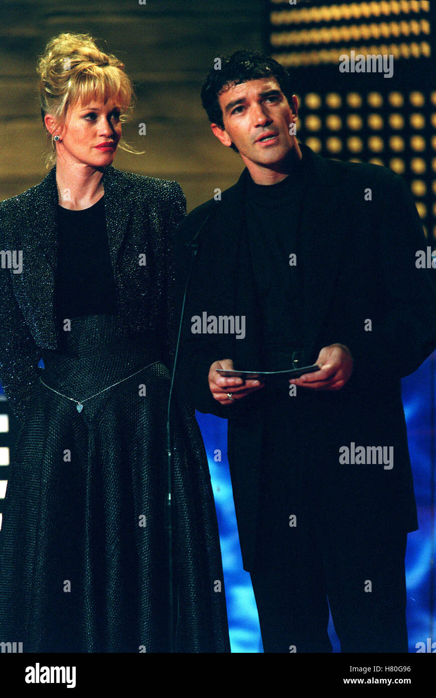 M. GRIFFITH & A. BANDERAS 25 September 1999 Stock Photo - Alamy