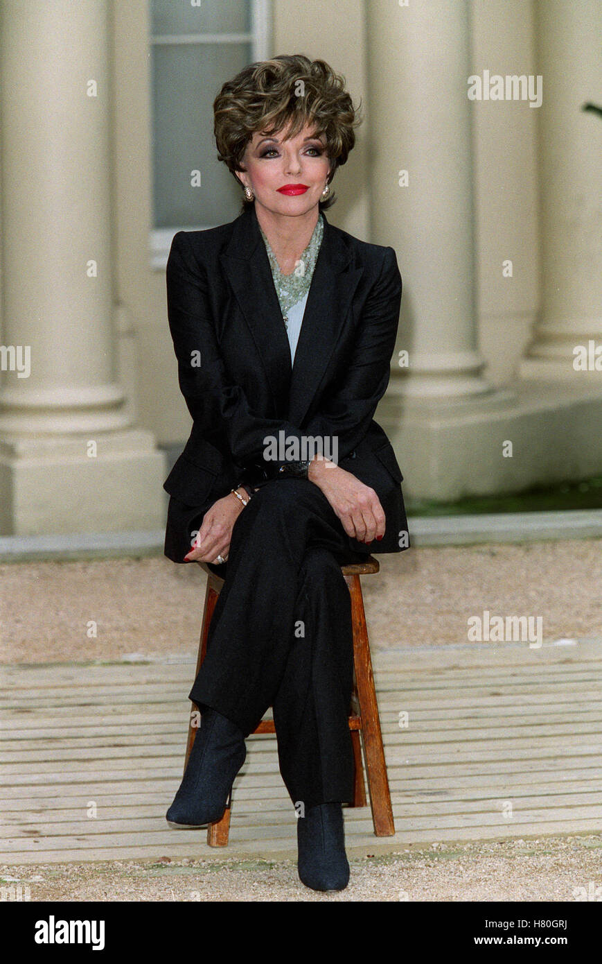 JOAN COLLINS LONDON ENGLAND 09 November 1999 Stock Photo - Alamy