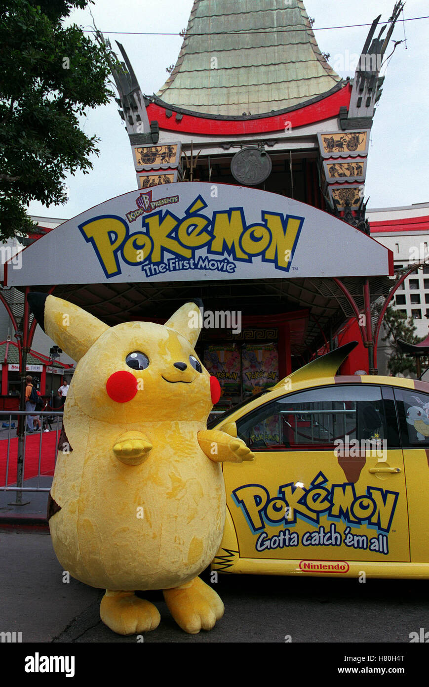 PIKACHU POKEMON LOS ANGELES USA 23 November 1999 Stock Photo - Alamy