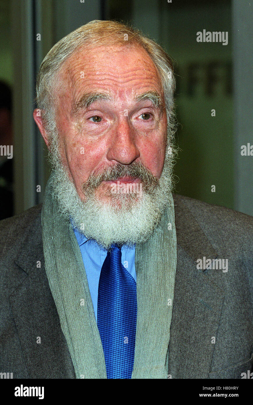 Actor nigel hawthorne hi-res stock photography and images - Alamy