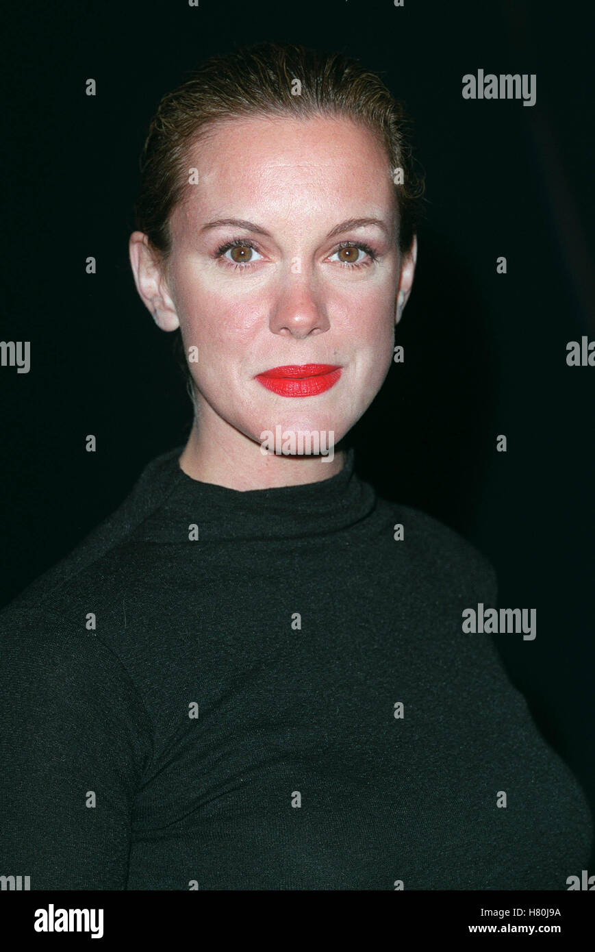 Elizabeth perkins hi-res stock photography and images - Alamy