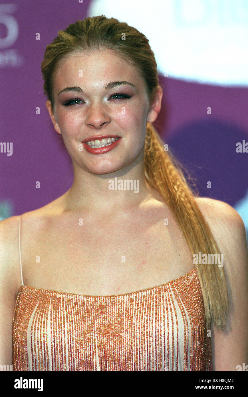 LEANN RIMES 13 December 1999 Stock Photo - Alamy