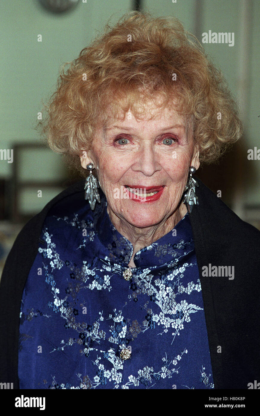 Gloria stewart hi-res stock photography and images - Alamy
