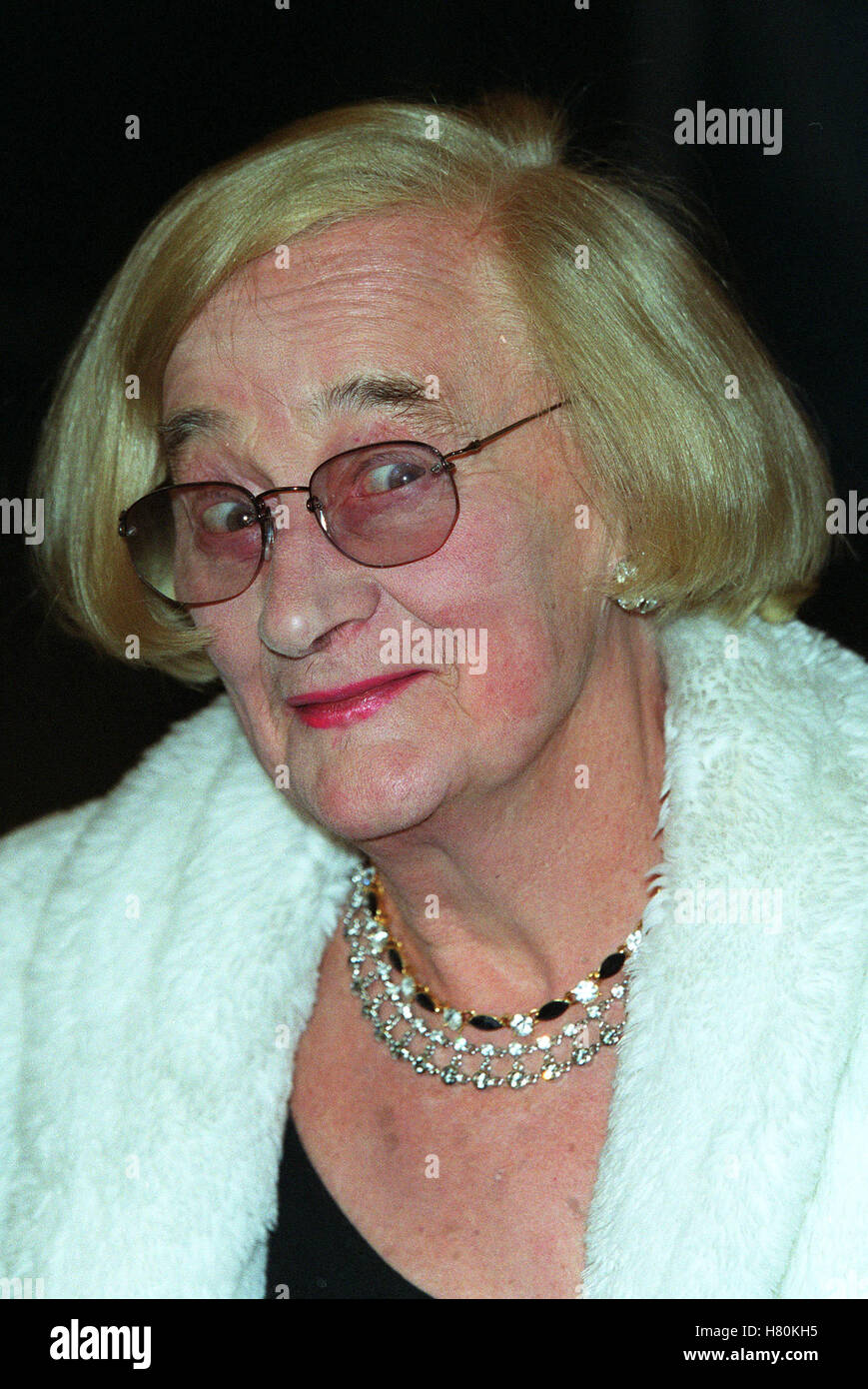 Actress liz smith hi-res stock photography and images - Alamy