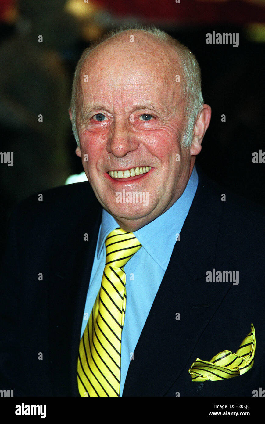 RICHARD WILSON LONDON ENGLAND 18 December 1999 Stock Photo - Alamy