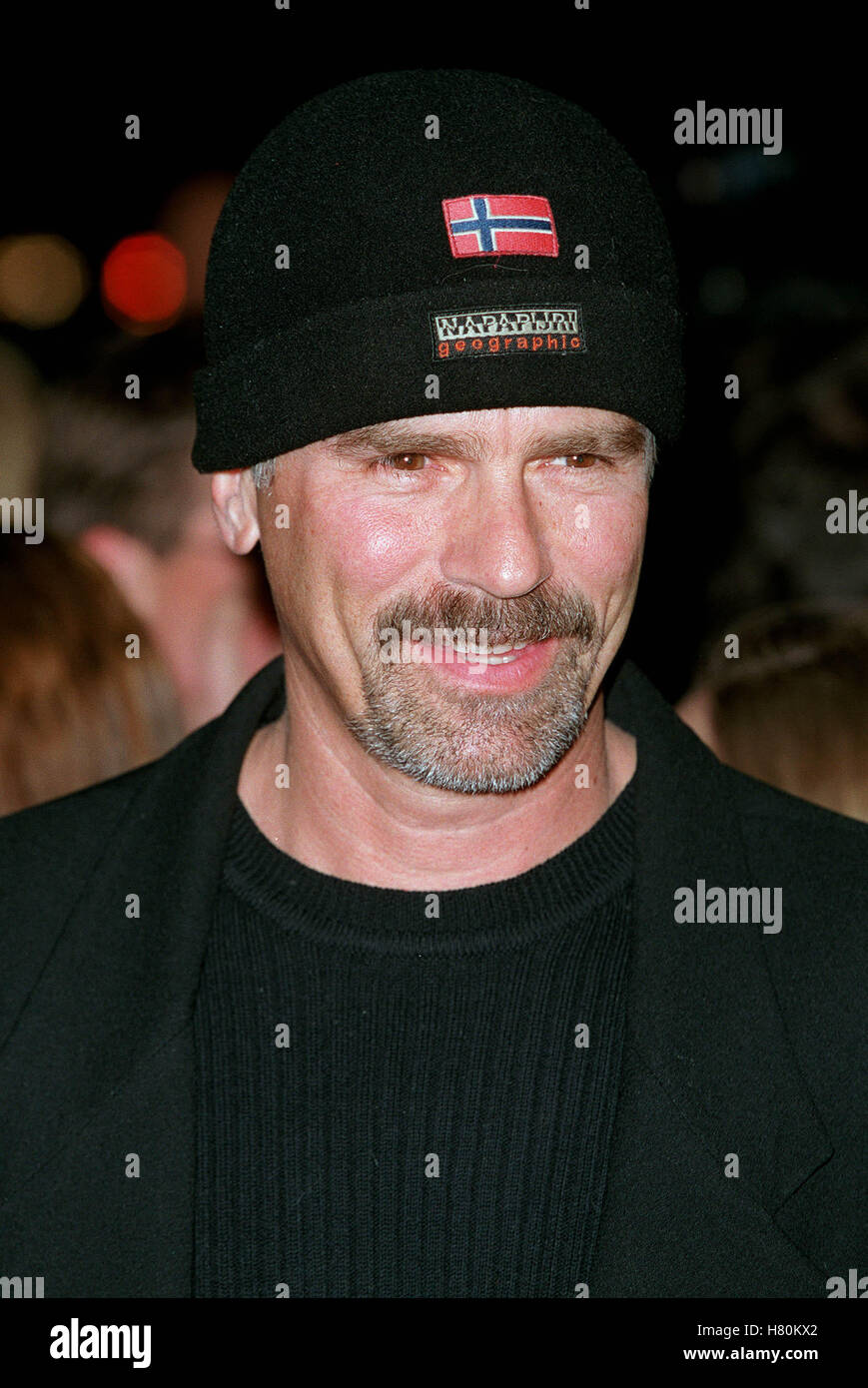 Richard dean anderson hi-res stock photography and images - Alamy