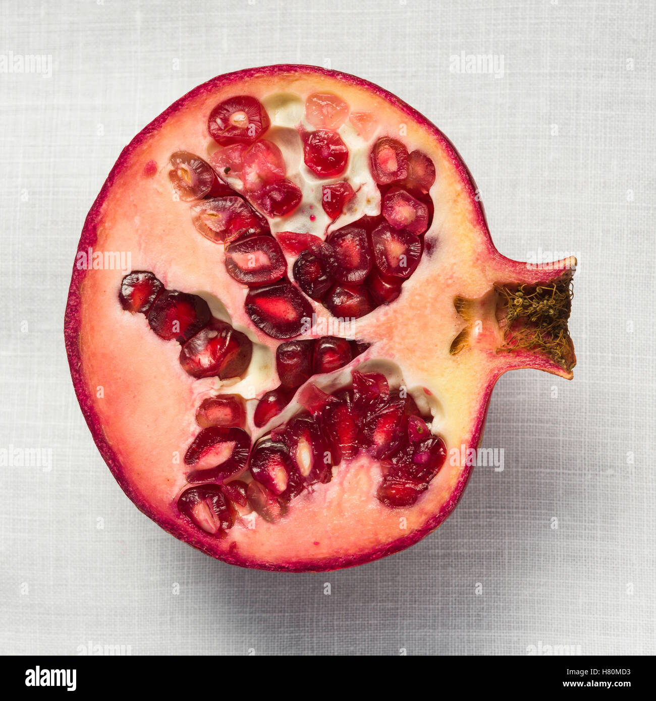 Cross section the pomegranate punica granatum hi-res stock photography ...
