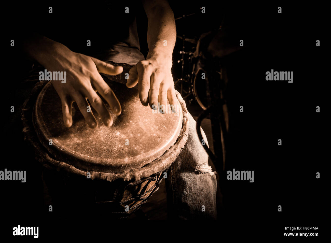 Djembe drums hi-res stock photography and images - Alamy