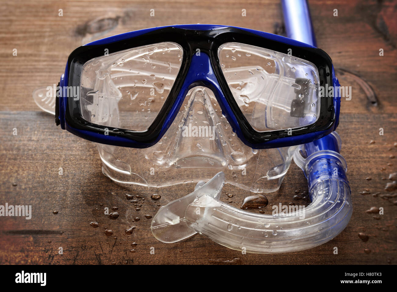 wet diving mask and snorkel Stock Photo - Alamy