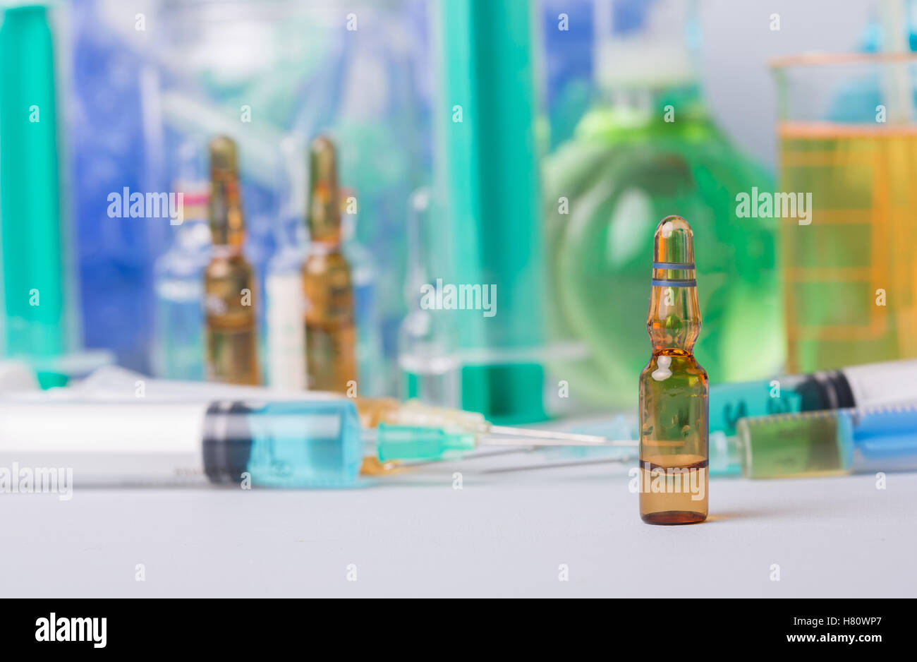syringe with ampules of drugs Stock Photo - Alamy