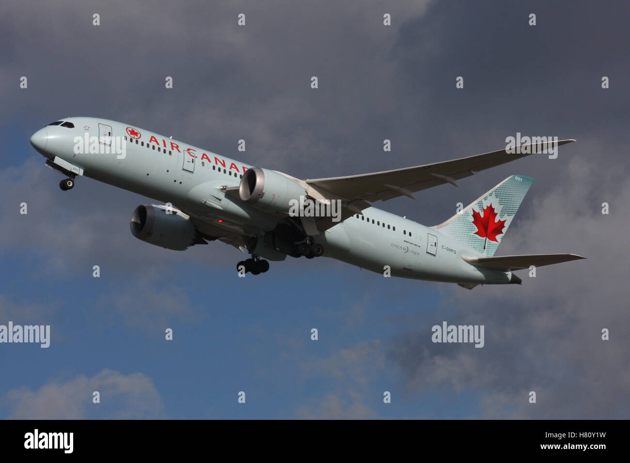 Air Canada 787 Dreamliner Stock Photos & Air Canada 787 Dreamliner ...