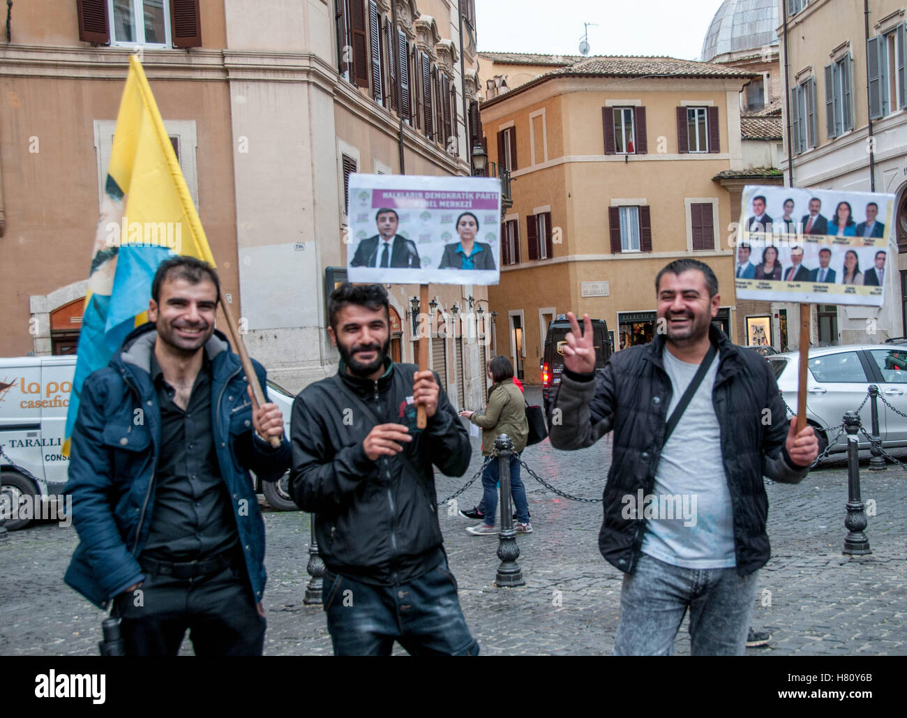 Rome, Italy. 08th Nov, 2016. Protest outside the Parliament in ...
