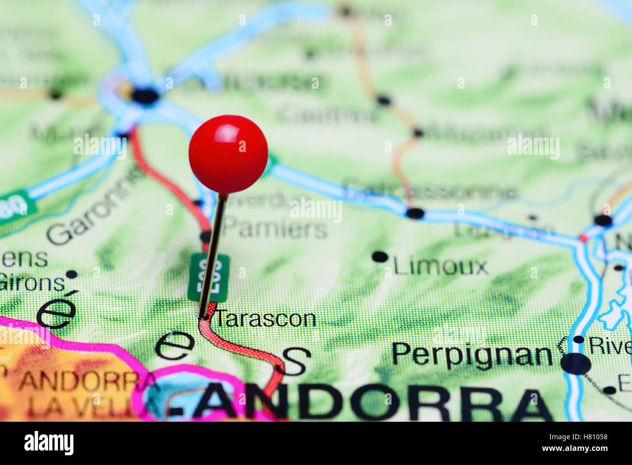 Tarascon sur hi-res stock photography and images - Alamy