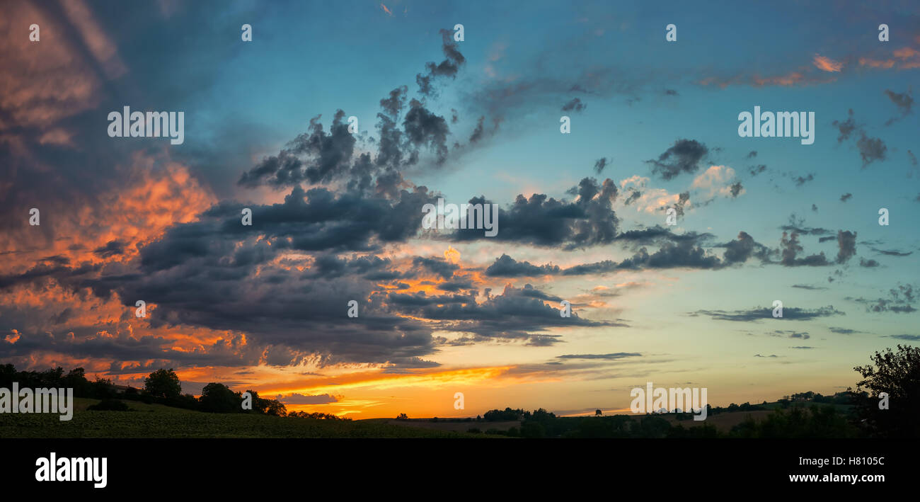 Sunset over rural scene hi-res stock photography and images - Alamy