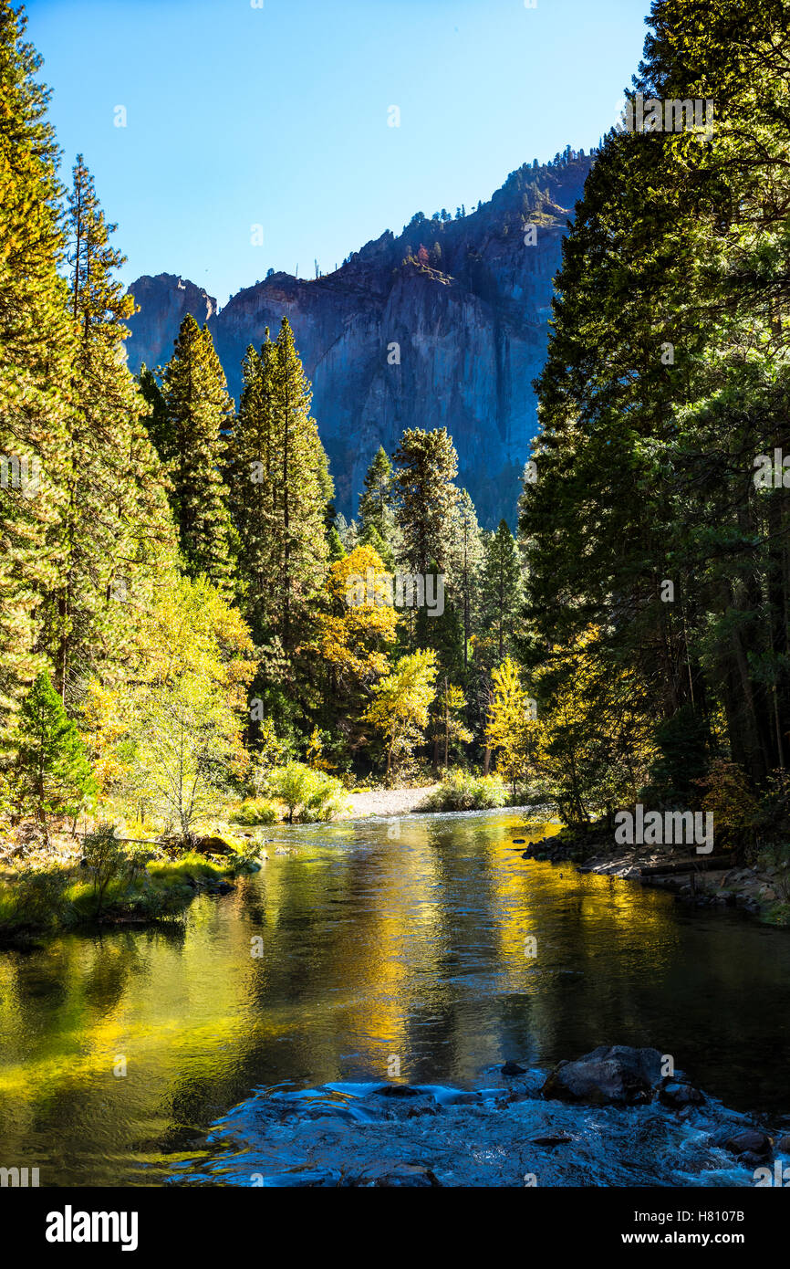 The Merced river in the fall of 2016 at Yosemite National Park ...