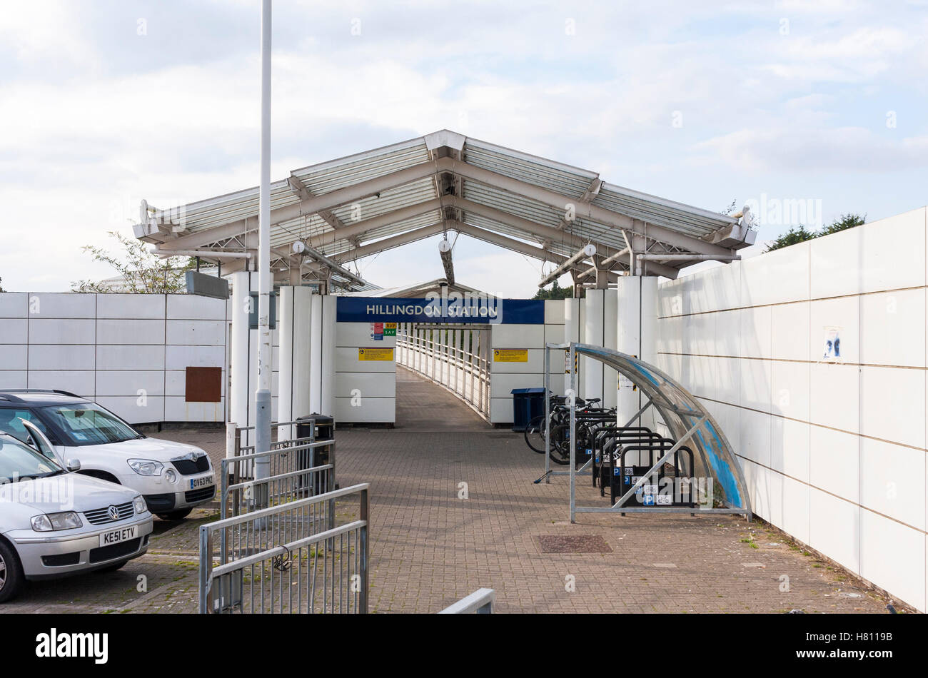 Hillingdon tube station High Resolution Stock Photography and Images ...