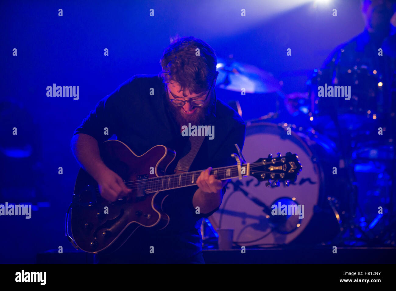 London, UK. 08th Nov, 2016. Alternative rock band Bear's Den play on ...