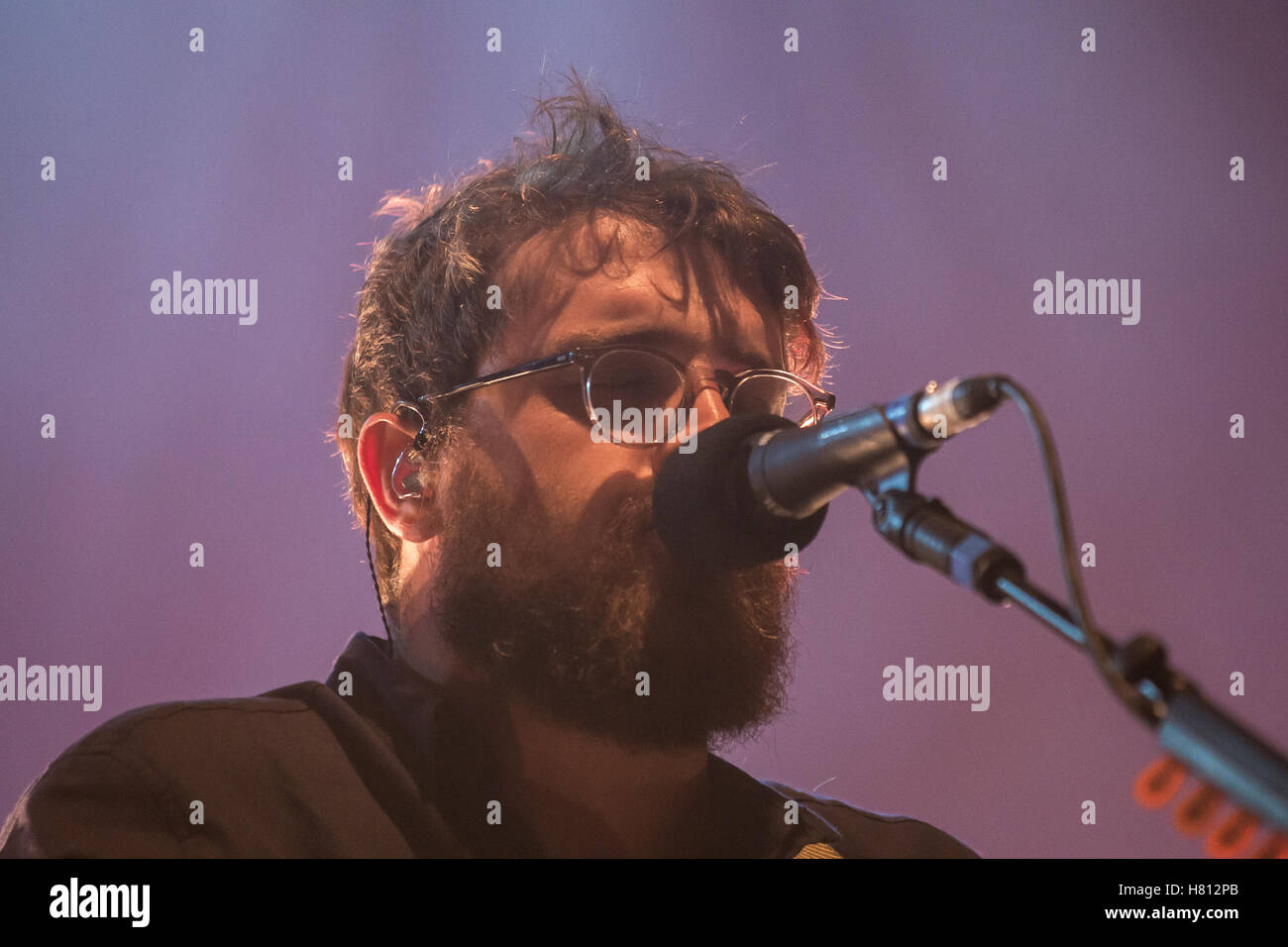 London, UK. 08th Nov, 2016. Alternative rock band Bear's Den play on ...