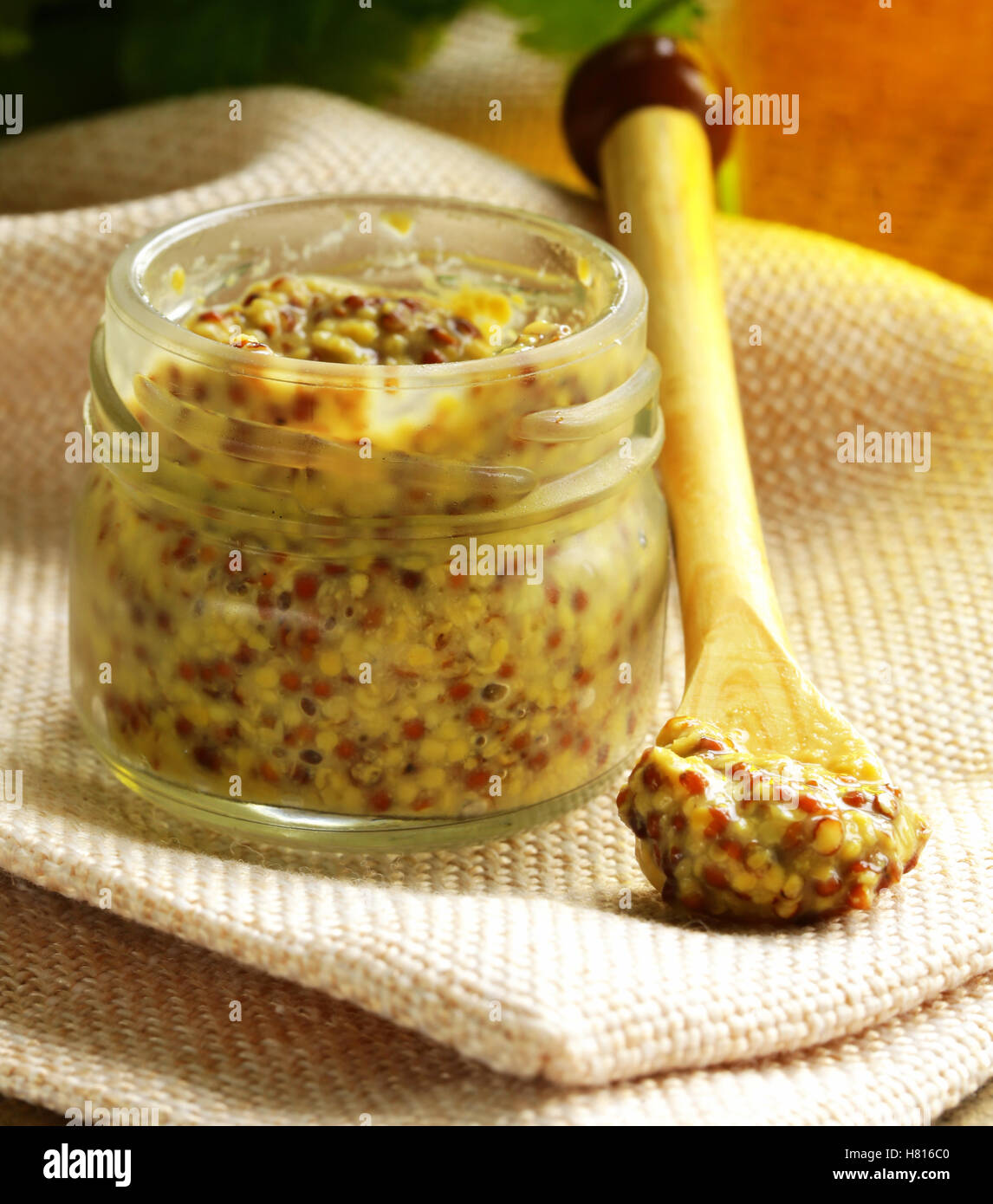 Grain of mustard hi-res stock photography and images - Alamy