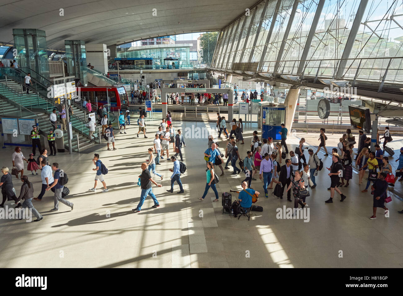 Stratford station hi-res stock photography and images - Alamy