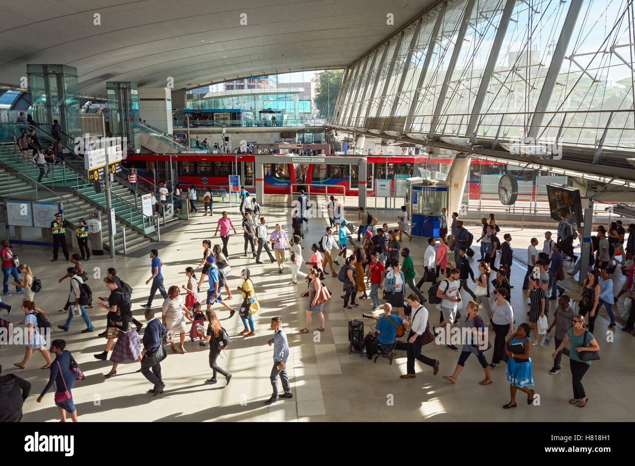 Stratford station hi-res stock photography and images - Alamy