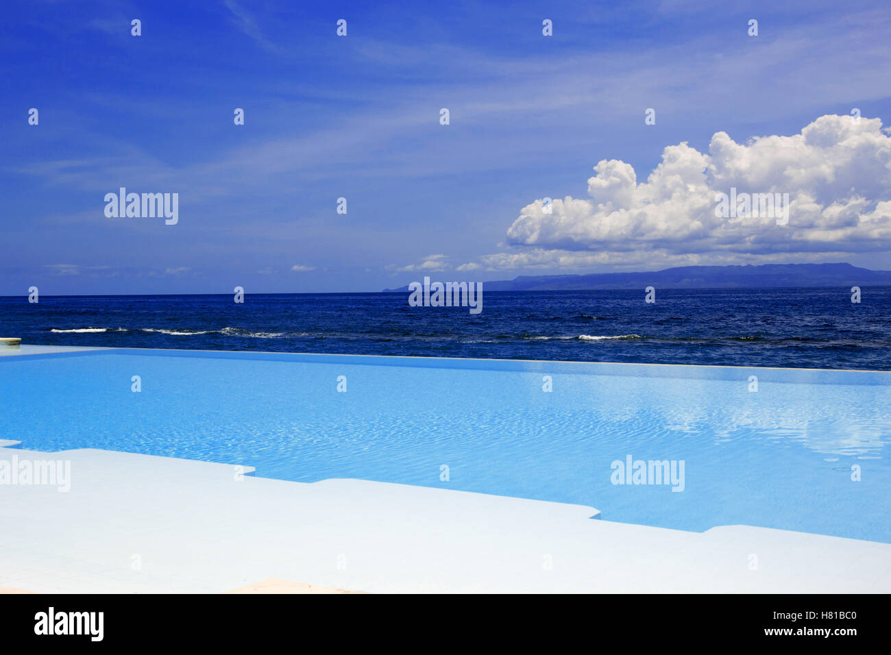 Free infinity pool hi-res stock photography and images - Alamy