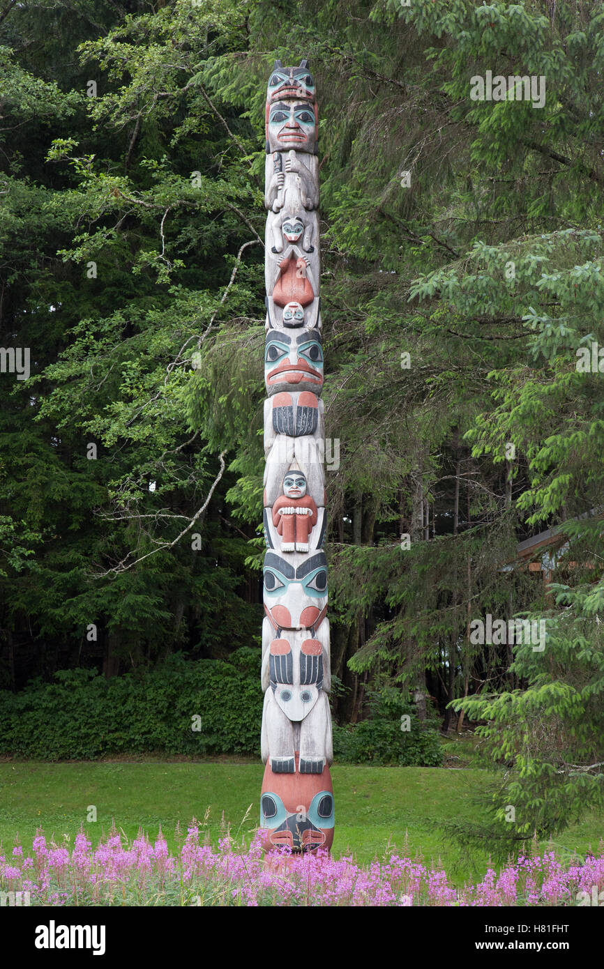 Land Otter Pole carved by the Haida people, Totem Bight State ...