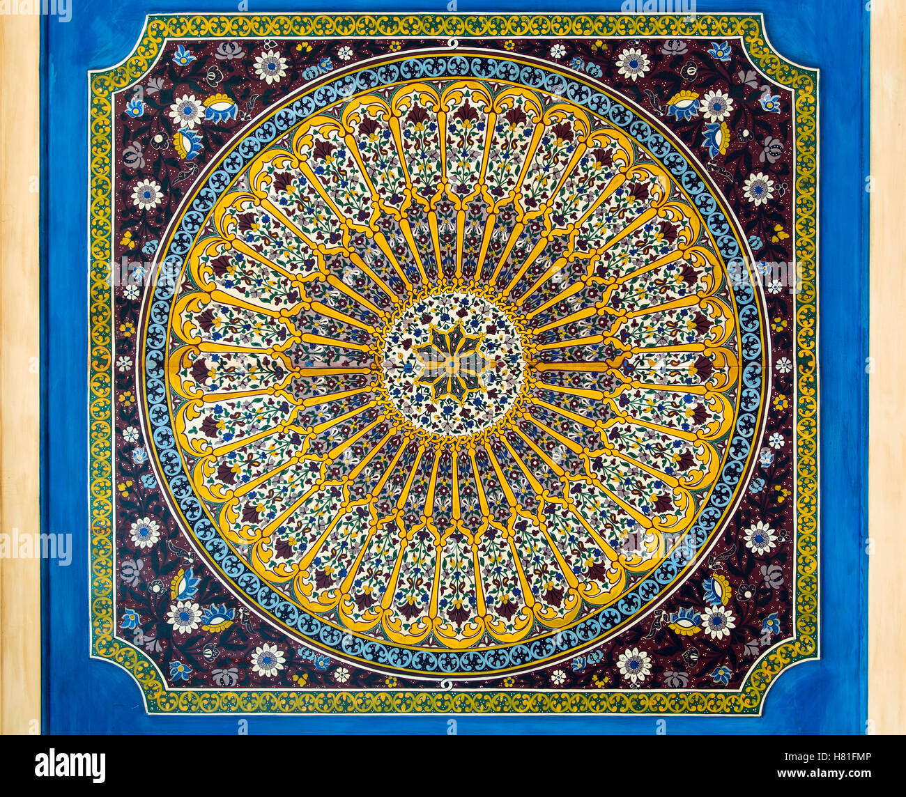 Tile pattern arabic hi-res stock photography and images - Alamy